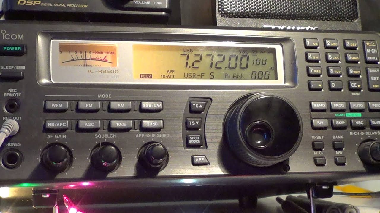 Tuning around 40 meters at 2210 UTC on Icom IC R8500 - YouTube