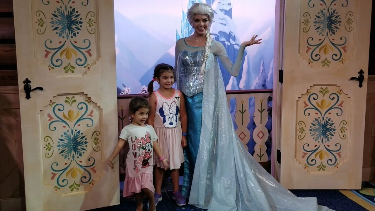 Anna and Elsa at Epcot, Disney World - YouTube