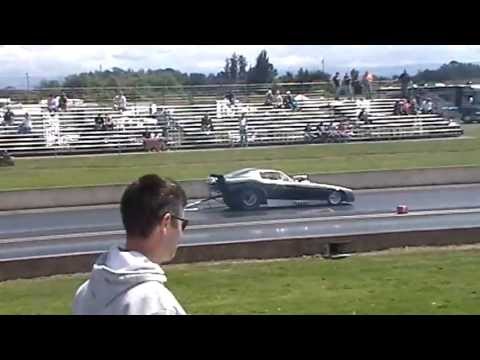 Todd Swinford vs. Todd Miller Nostalgia Funny car racing - YouTube