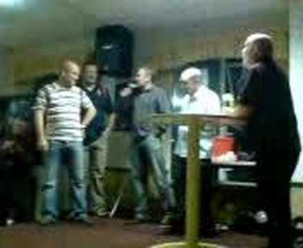 HULL KR Red Red Robin - YouTube