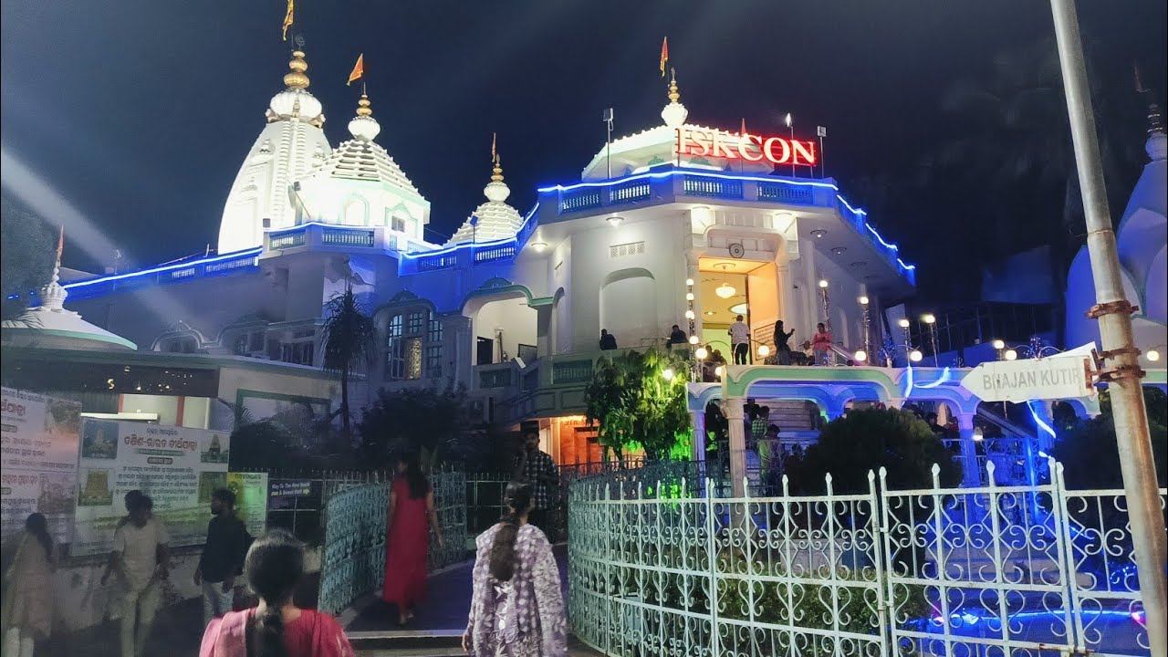 Iskcon temple arati time hare Krishna Radhe radhe - YouTube