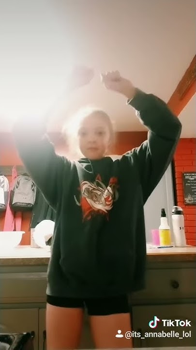 Tik tok girl Its_Annabelle_lol - YouTube