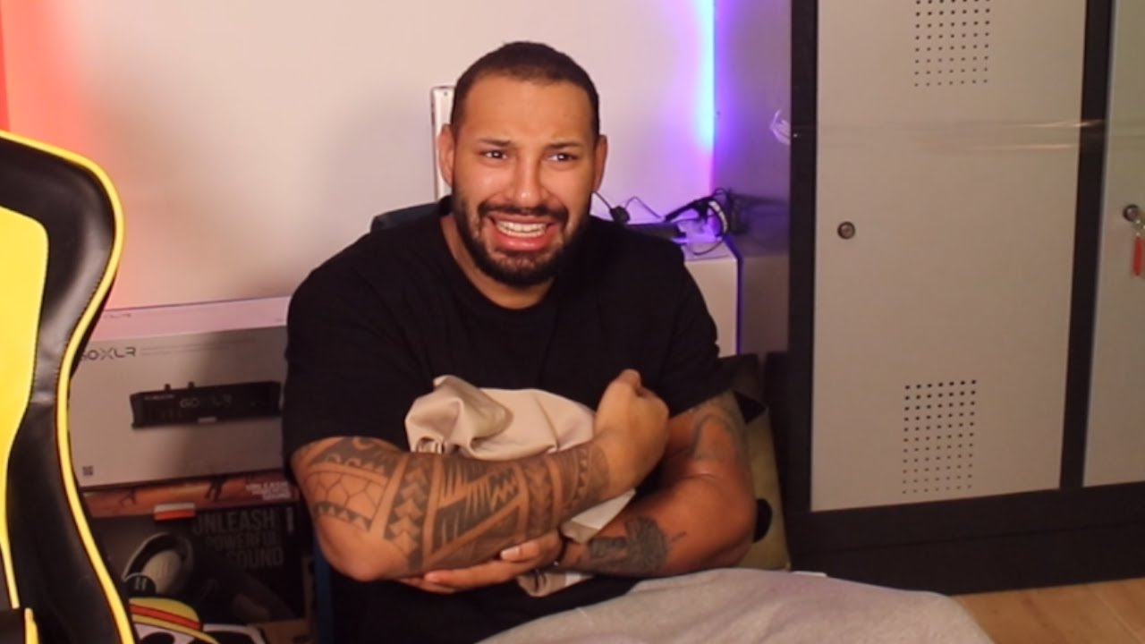 Sneili passt SCHONWIEDER auf ein BABY auf! - YouTube