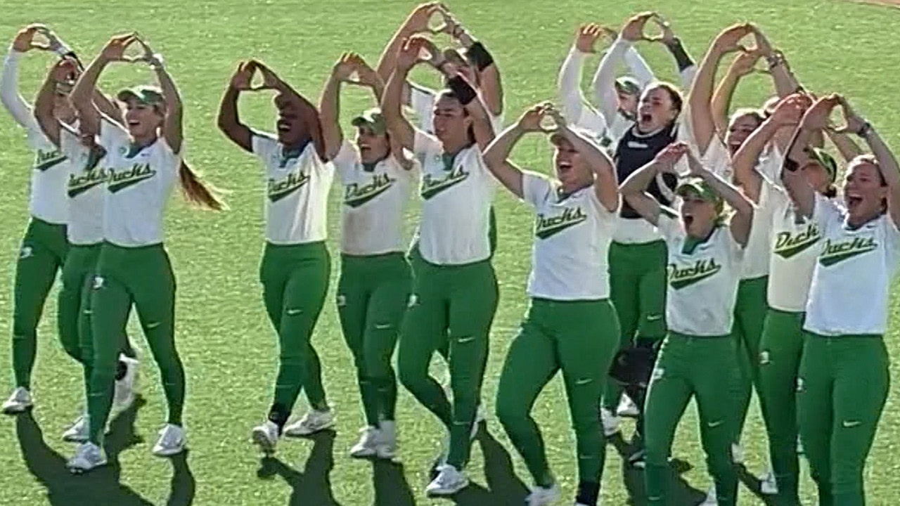 NCAA Softball Super Regionals: Oregon's four-run, seventh-inning ...