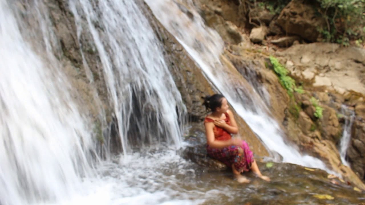 Neej neeg muab paum rau hmoob me ka saib - YouTube