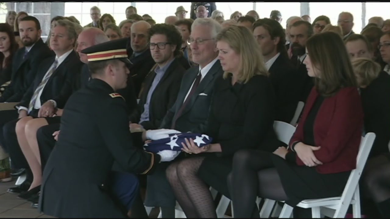 Hundreds gather to honor WWLP founder William Putnam - YouTube