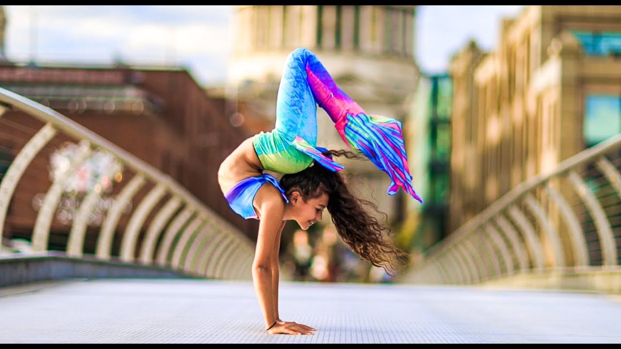 Liberty Barros - The Most Incredible Bendy Girl - YouTube