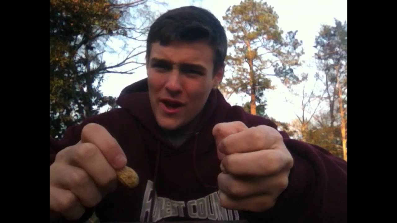 How to eat with your belly button! - YouTube