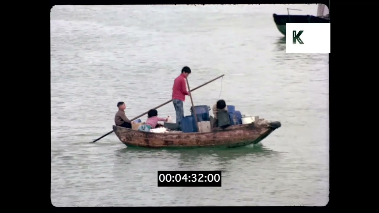 1970s Macau, Junk Boats on Macau Harbour, Tourists, 35mm - YouTube