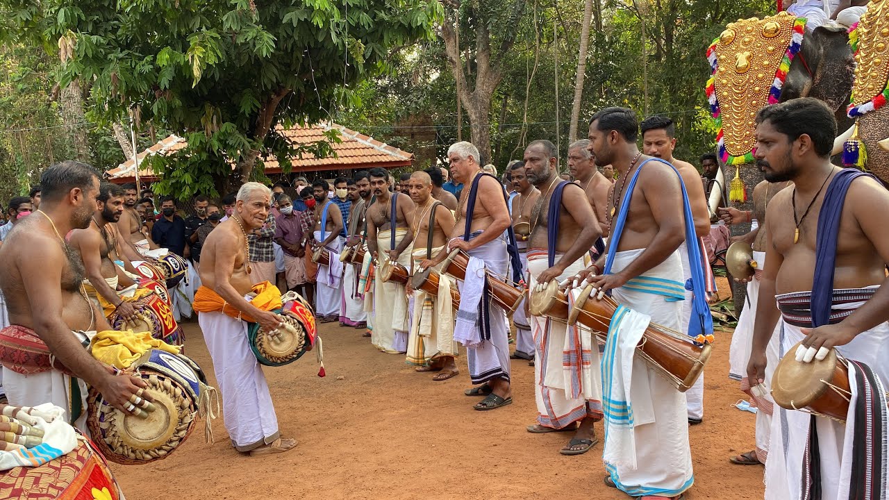 Panchavadyam - Thriputa ( 7 മാത്ര )- Madhalam Maestro Cherpulassery ...
