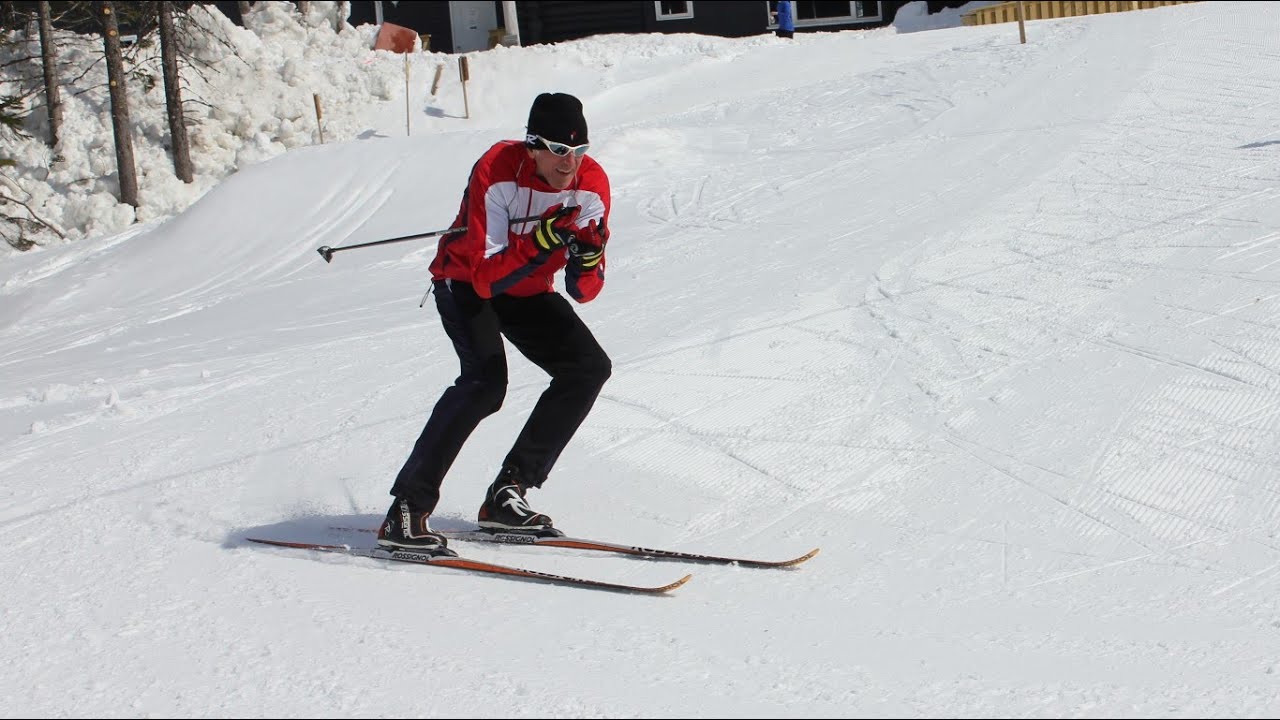 How to make tuck turns on cross country skis - YouTube