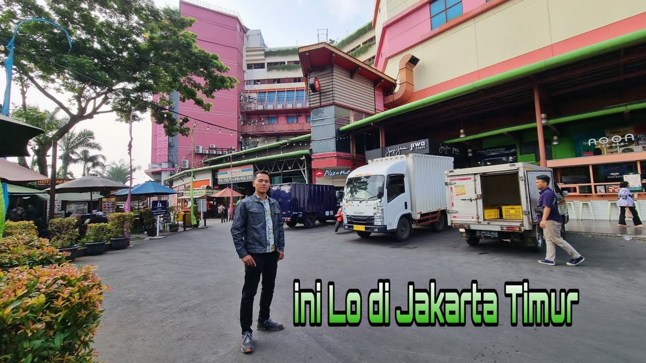 Menyusuri Kawasan Mall PGC Cililitan | Jalan-Jalan di Jakarta - YouTube