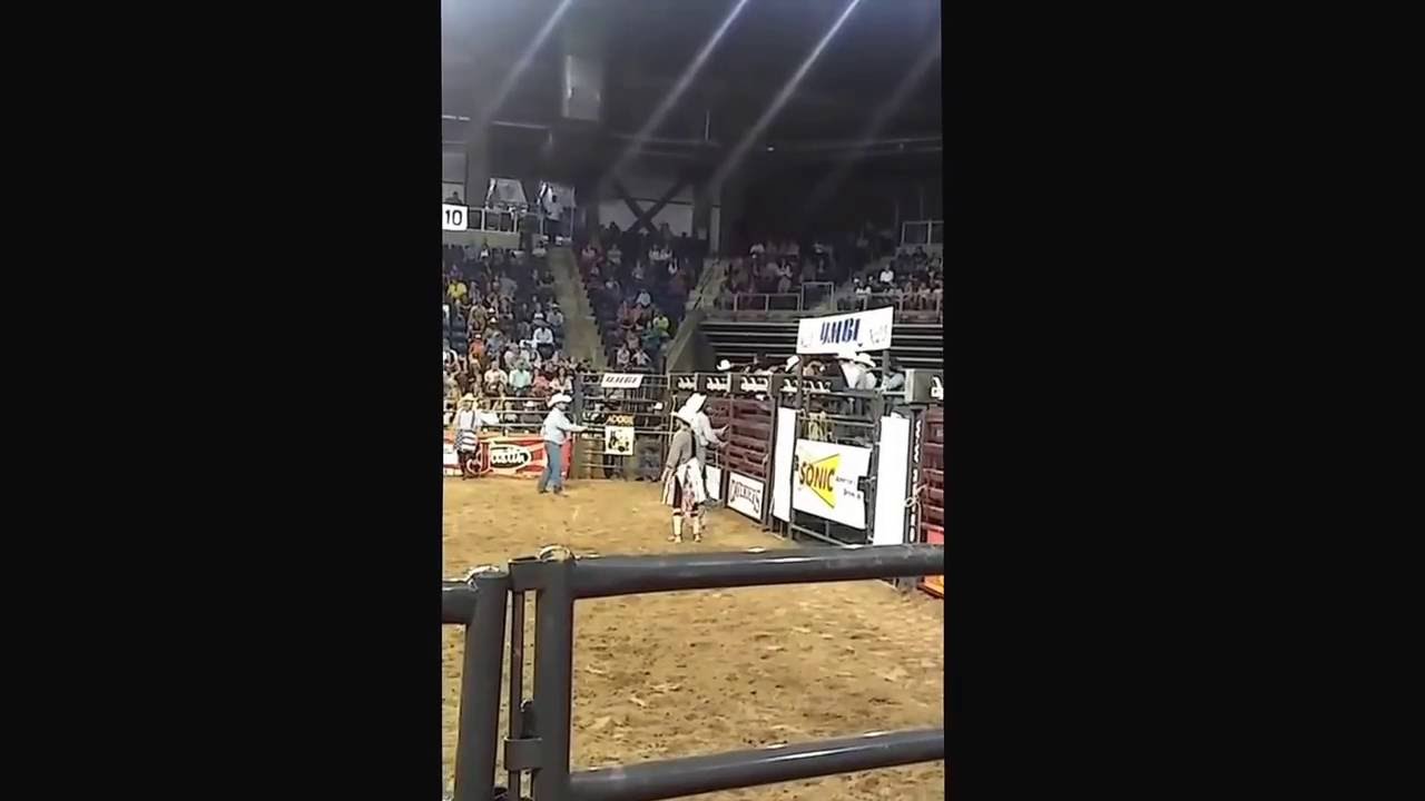 Edgar Durazo at the Beaumont Texas Prca rodeo 2016 - YouTube