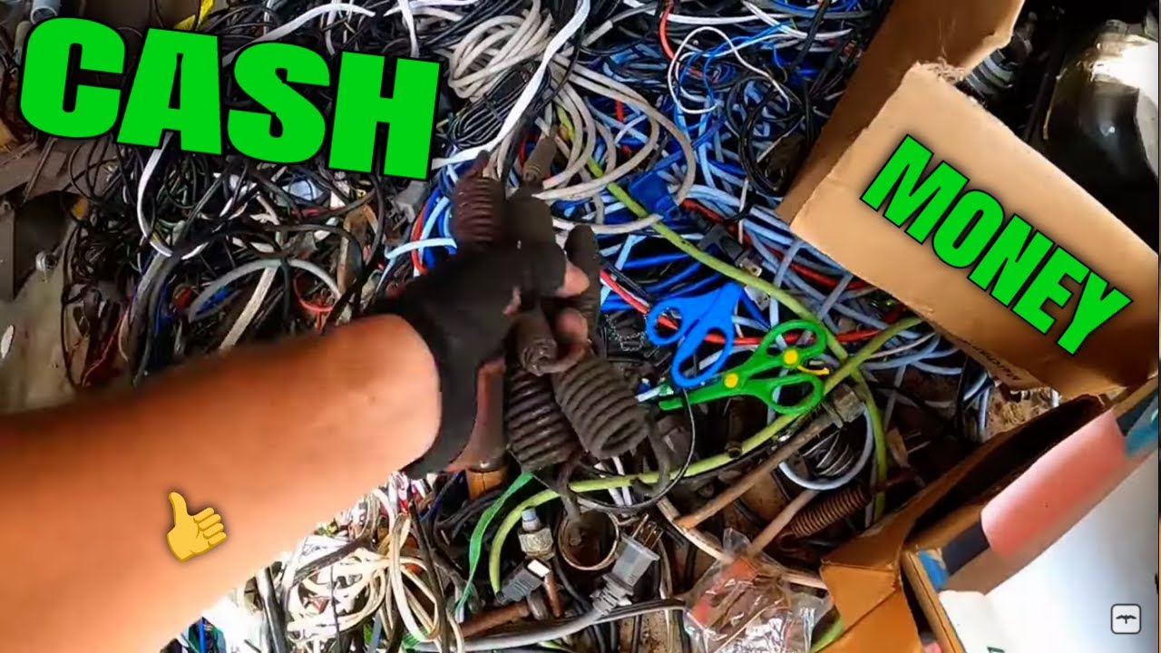 Dumpster Diving Scrap Metal Cash In Trip - YouTube
