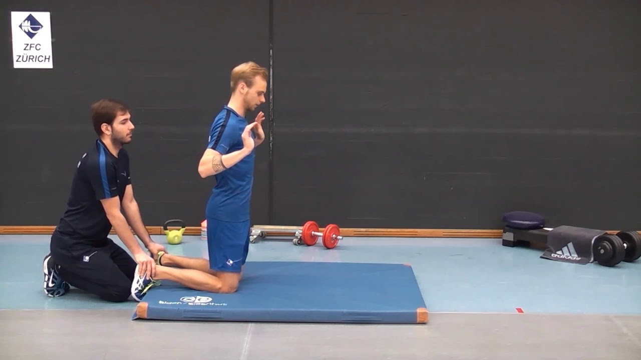 17 - Übung für 2, Ischios + Liegestütze - Exercise with help, Ischios ...