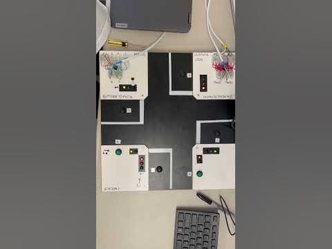 MEC 336 Task 2C PLC Traffic Lights - YouTube