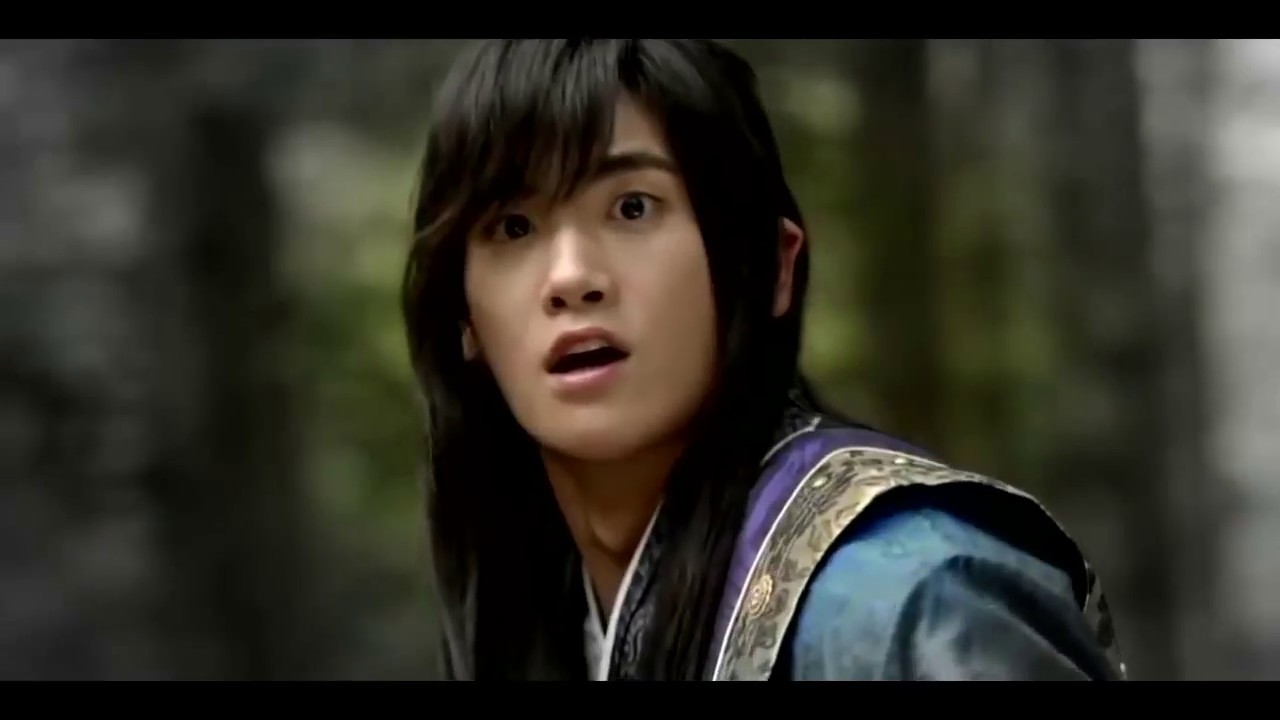 Hwarang // ji dwi + a-ro // TROUBLE MAKER - YouTube