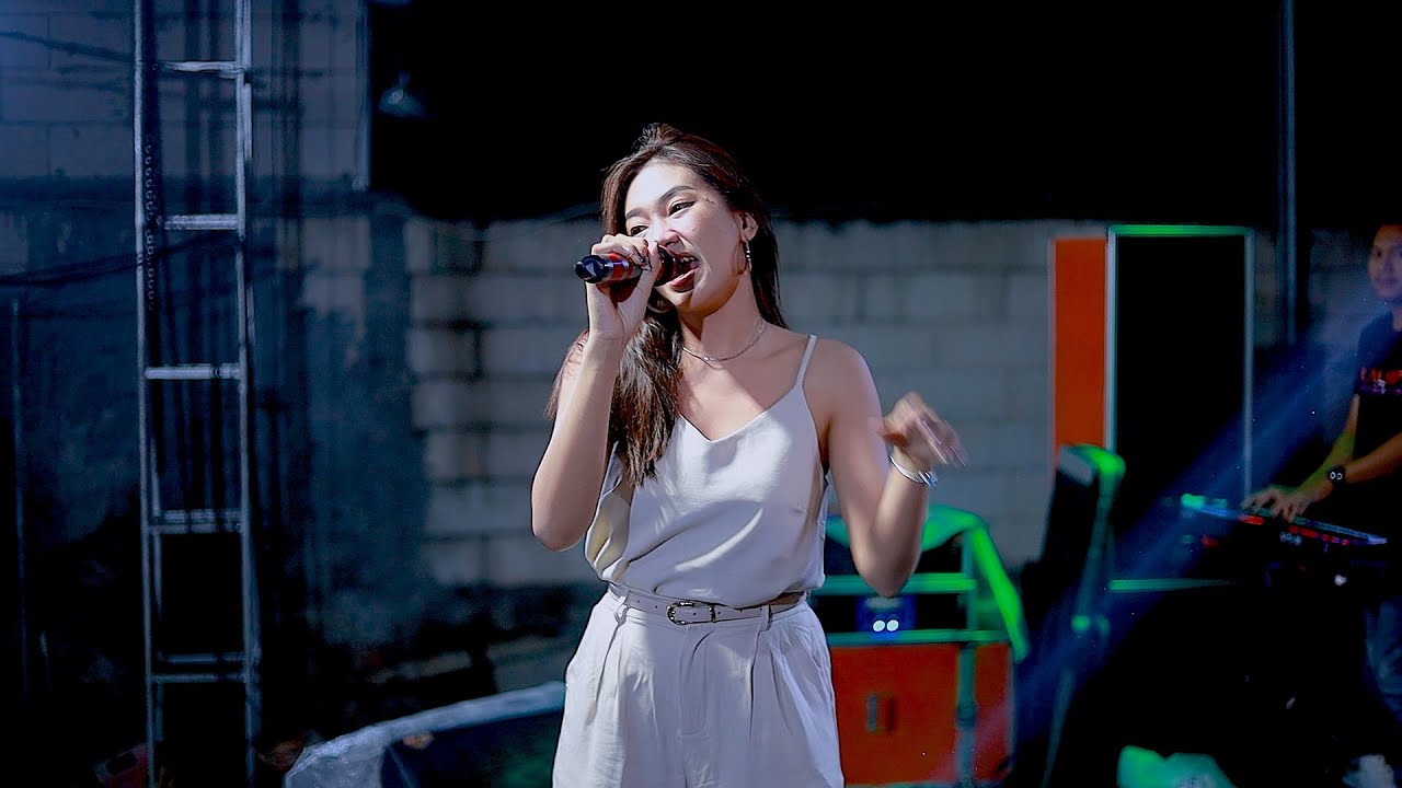 HOLIDAY - BUNGA PERMATA - LALUNA MUSIC - WEDDING PARTY RAFIKA & ROBBI ...