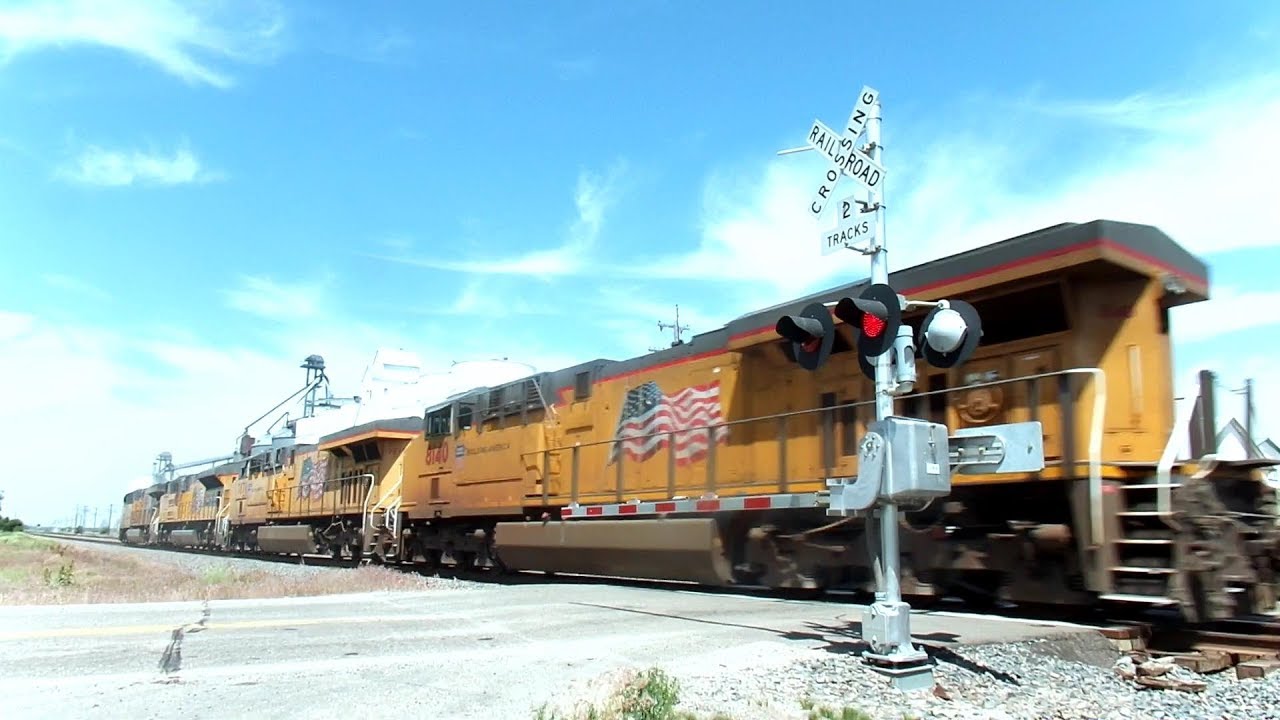 Union Pacific Intermodal Train High Speed Express - YouTube