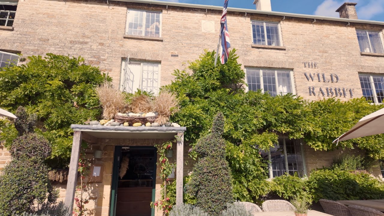 🐇 Inside The Wild Rabbit | Luxury Cotswold Pub Stay by Daylesford 🍂 ...