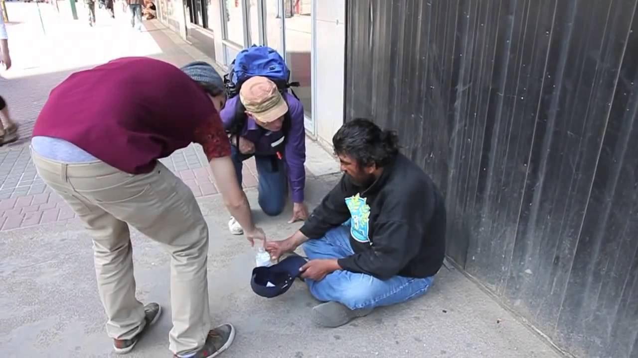 Inspirational Video - Make The Homeless Smile - YouTube