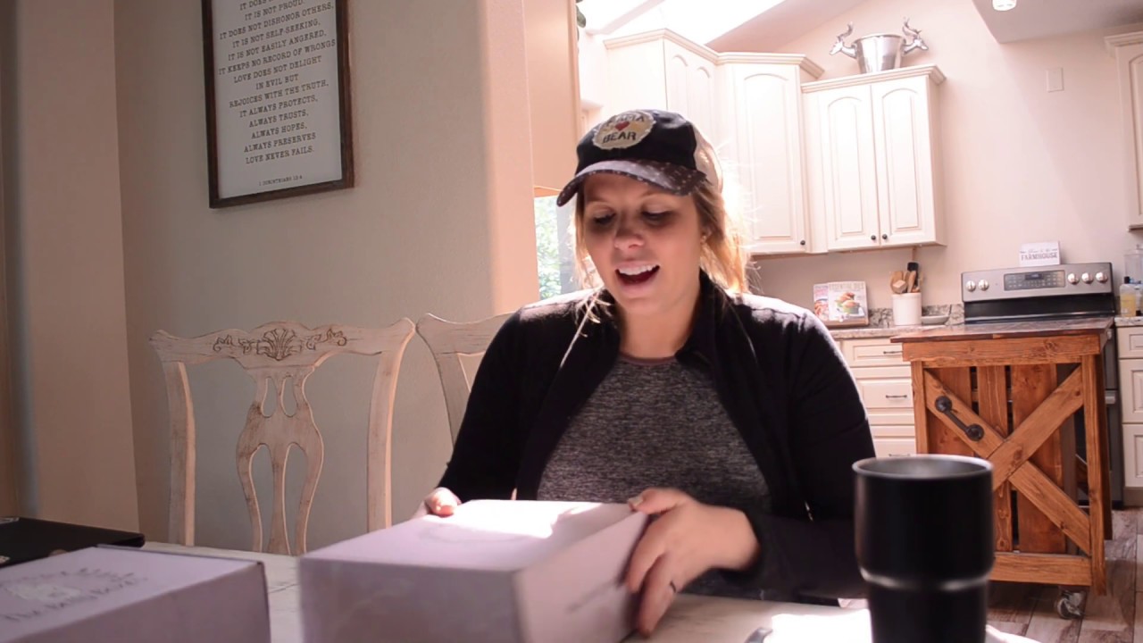 UNBOXING | PREGNANCY BOX SUBSCRIPTION | JESSICA REES - YouTube