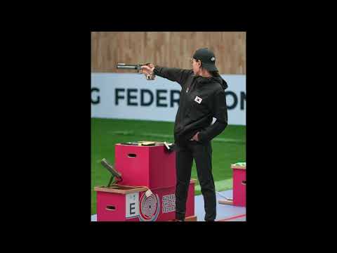 Yeji Kim sets a new world record in the women's 25m pistol with a kingly aura.