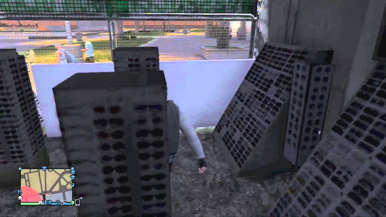 GTA 5 Vespucci Beach Sunglasses Store Wallbreach-Glitch In A Minute ...
