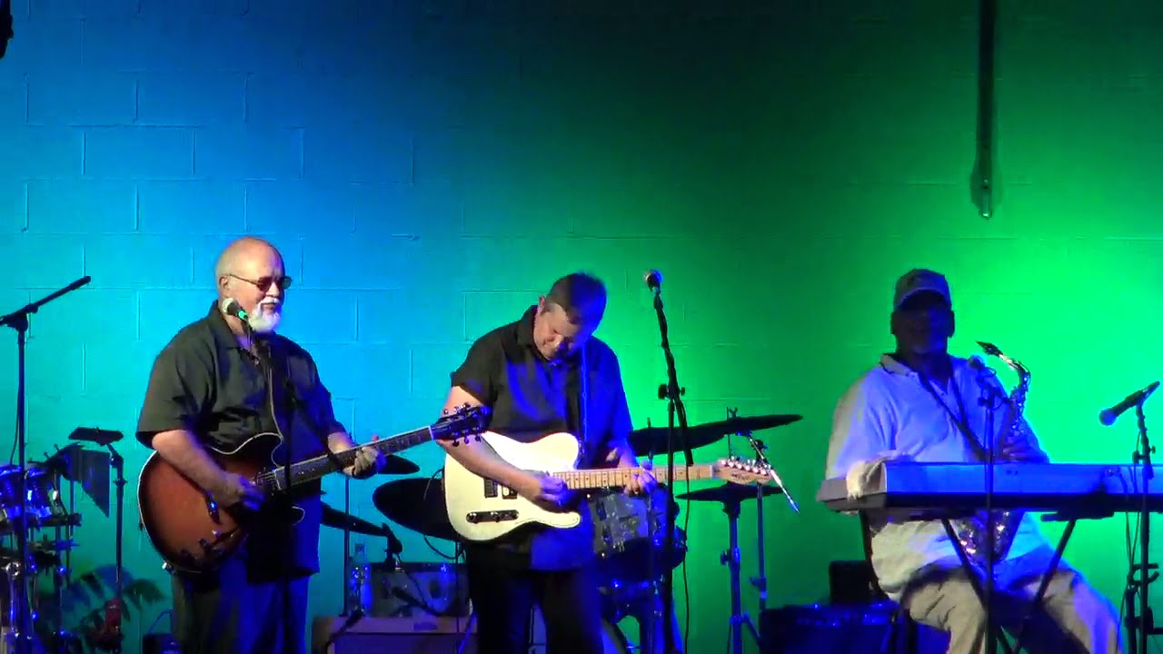 New Royal Blues Band - YouTube