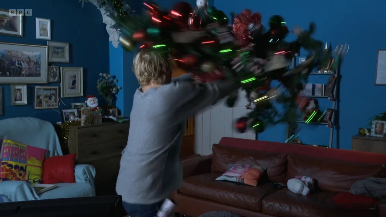 Eastenders Shirley Smashes Up The Vic Part 2 (29th December 2022) - YouTube