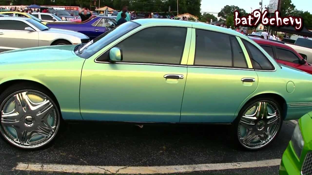 OUTRAGEOUS 90's Ford Crown Vic on 26" DUB Cream/Delusion Floaters ...