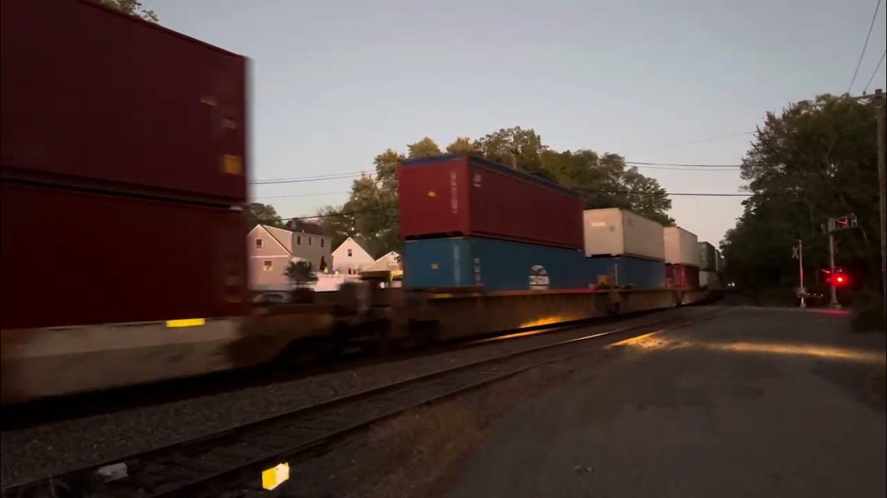 NS 1199 SD70ACe leads NS 269 through Piscataway with a friendly crew & a nice K5LA! - YouTube