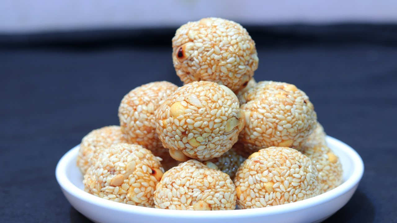 मकर सक्रांती स्पेशल तिळाचे लाडू | Tilache Ladoo Recipe In Marathi By ...