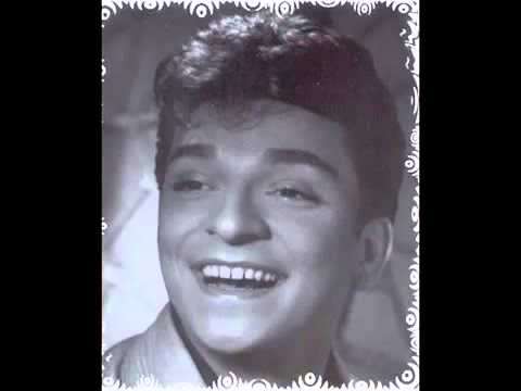 Zeki Müren   O Ağacın Altını Şimdi Anıyormusun   YouTube