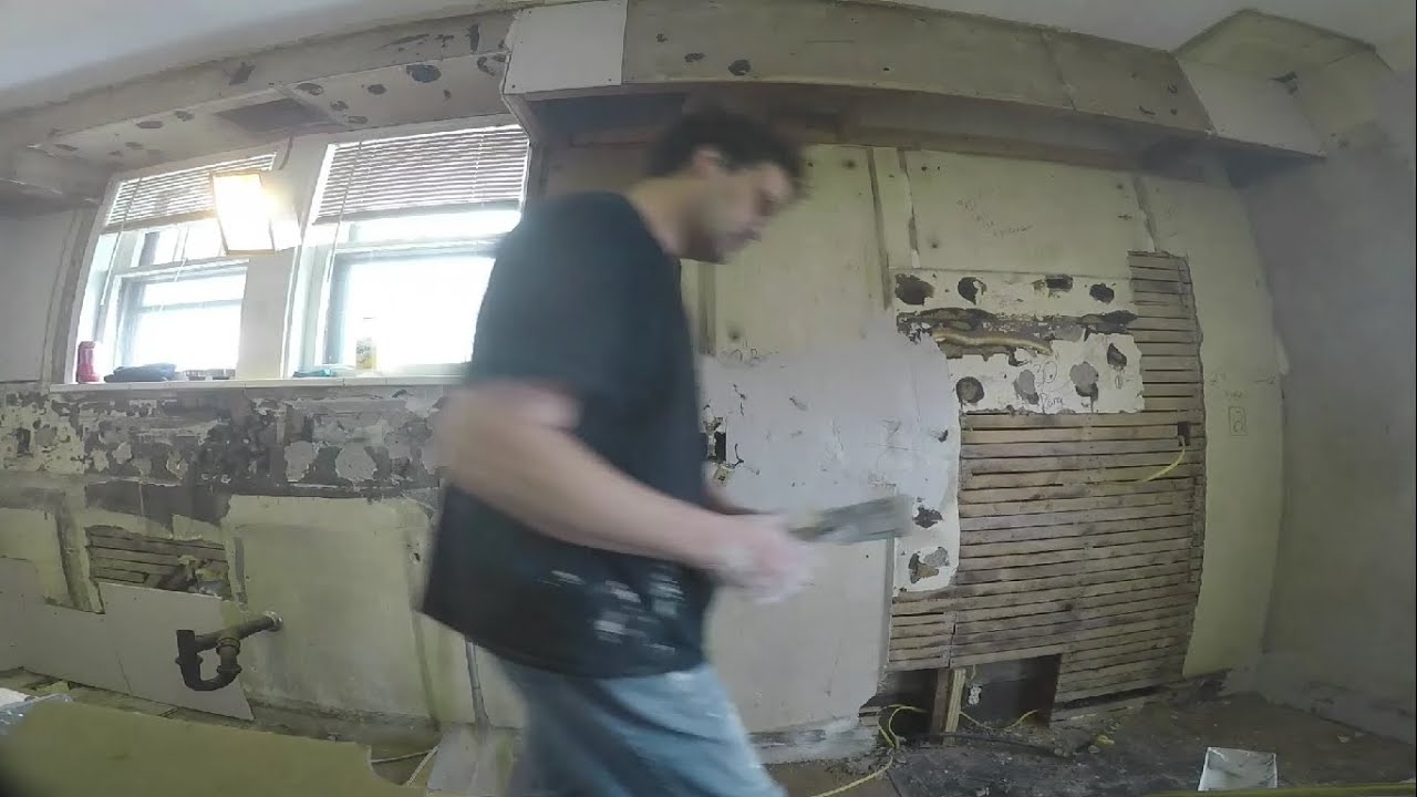 HOW TO REPAIR THE WORST PLASTER WALLS WITH JOINT COMPOUND DIY - YouTube