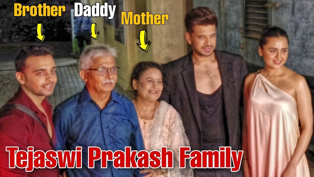 Tejaswi Prakash Full Family With Karan Kundra Arrives At Teja's New ...