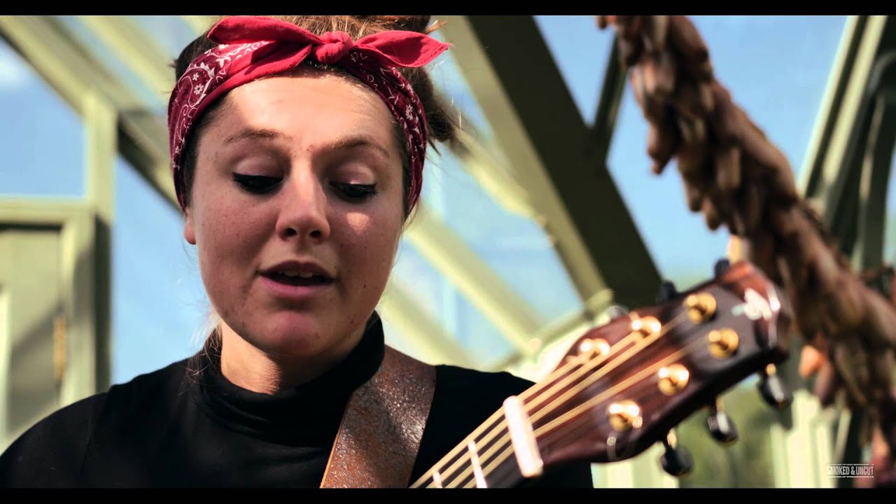 Polly Money - 5'5 // Smoked & Uncut Sessions - YouTube