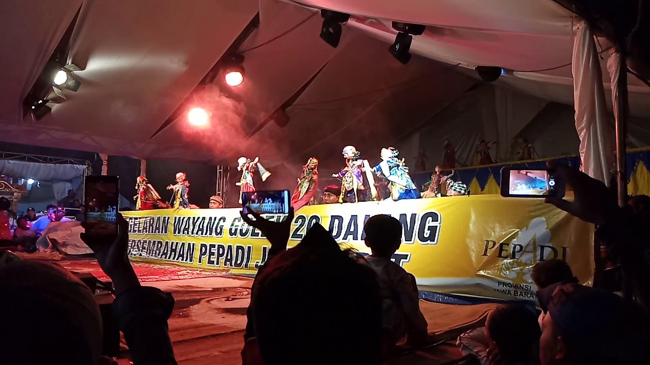 Pagelaran wayang golek 20 Dalang - YouTube