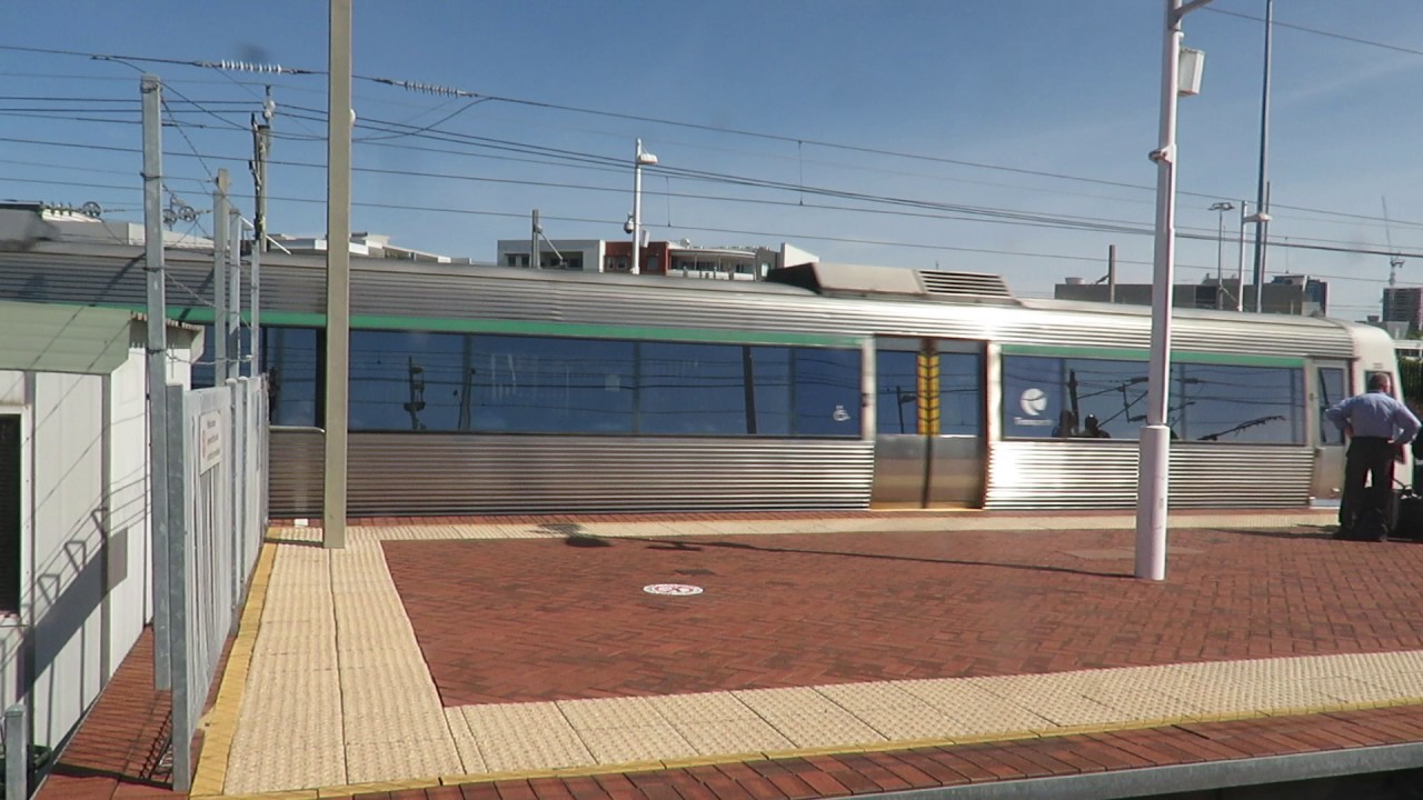 Transperth Train leaving Meltham Station - YouTube