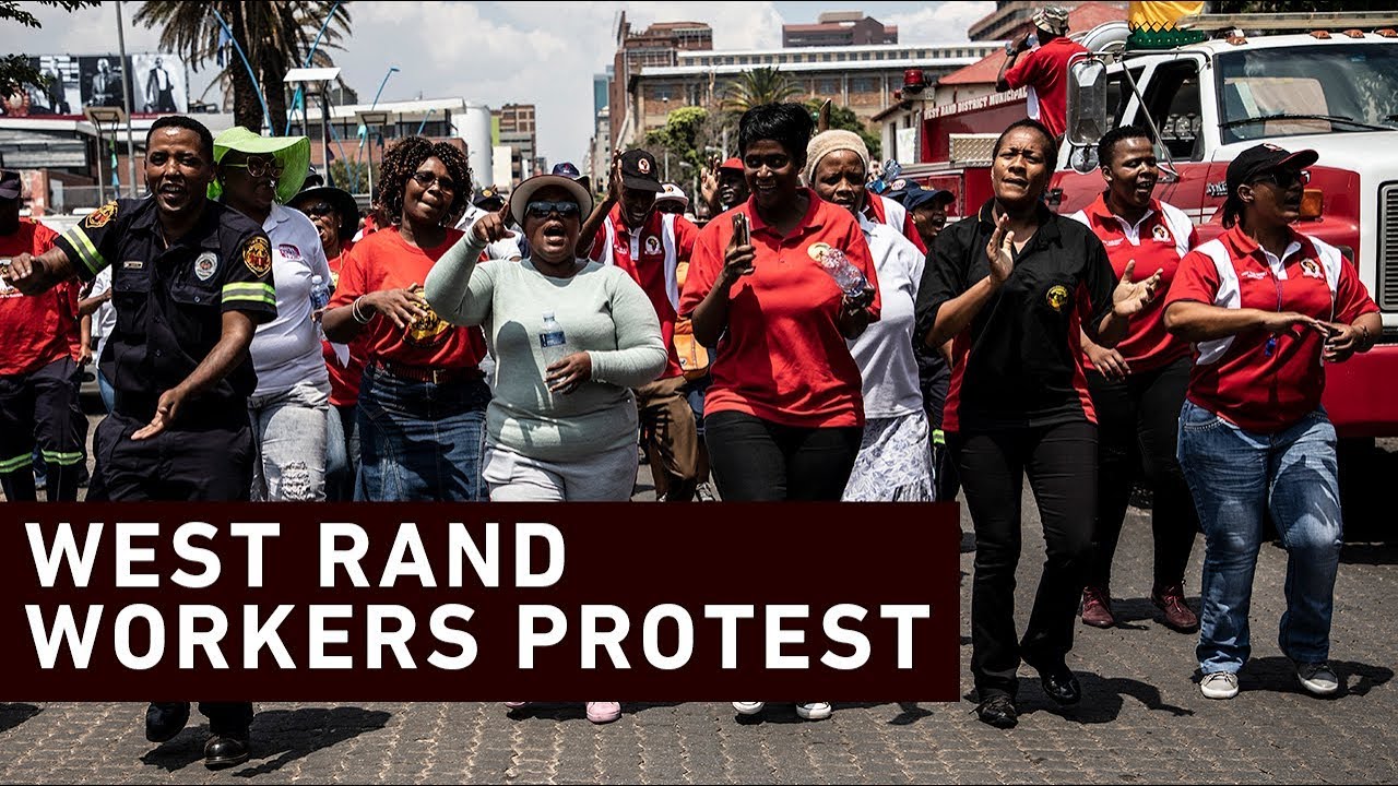 West Rand workers shut down services over wage dispute - YouTube