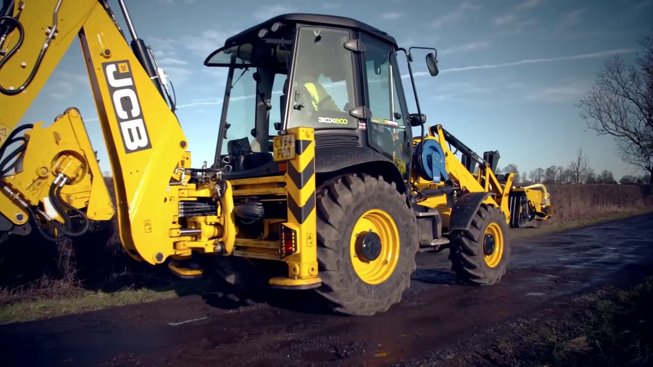 JCB Pothole Master Vs Potluck - YouTube