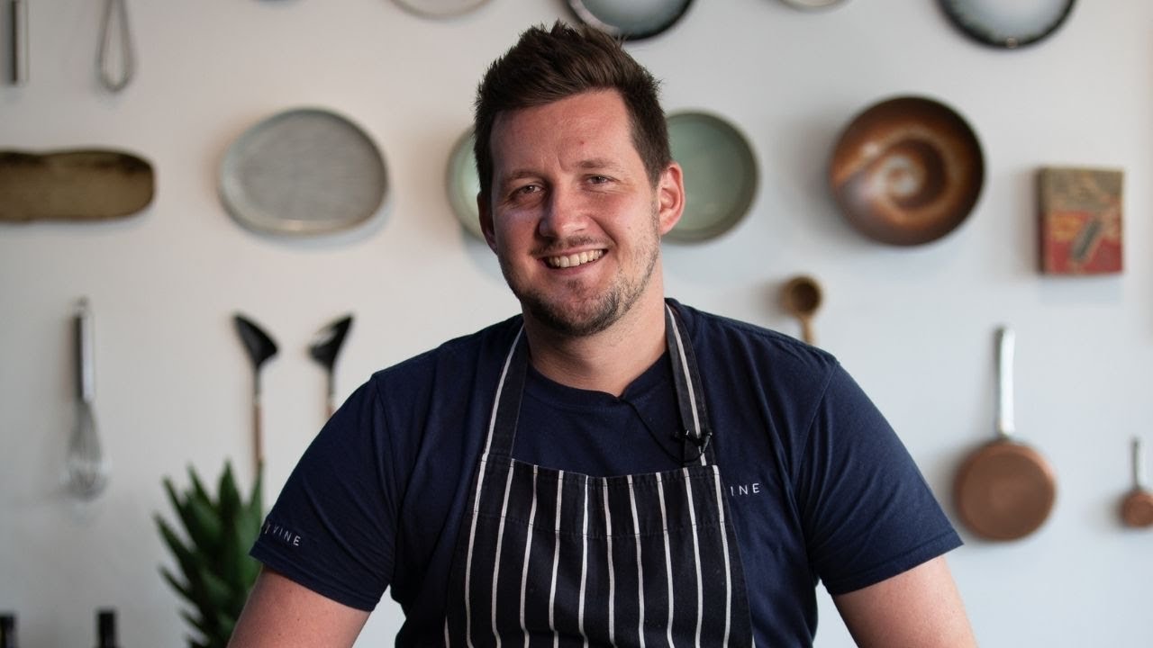 Matt Manning cooks his lockdown favourite - YouTube