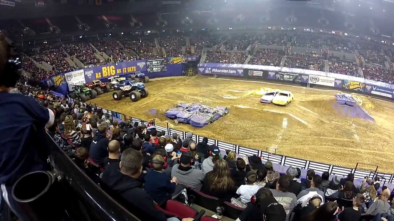 (ALL TRUCKS) Monster Jam: Portland, OR - Free Style - YouTube