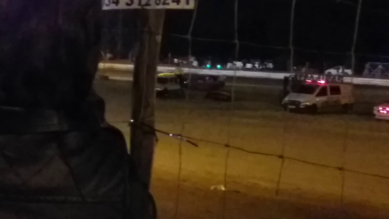 South Africa's oval track race **v8 class** - YouTube