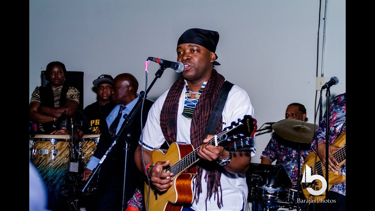 Emilio Nuñez & Libaña Maraza / Noche de Parranda - YouTube