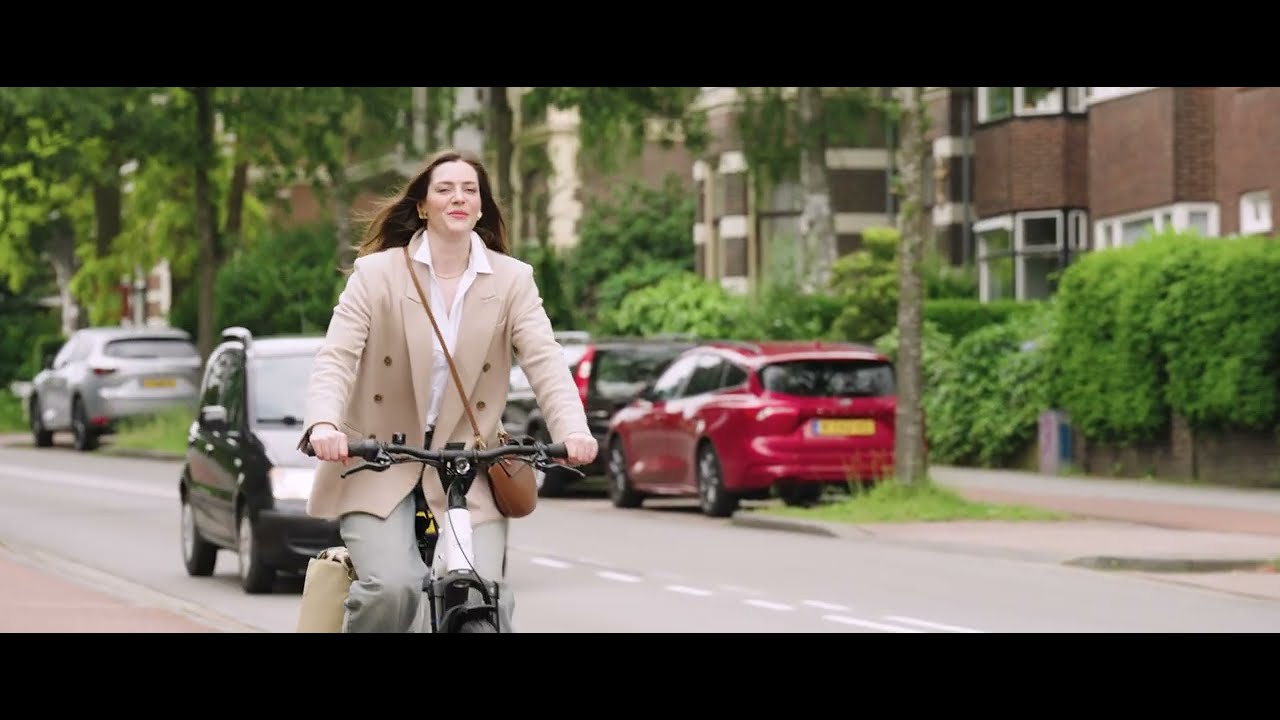 Basil Manhattan - YouTube