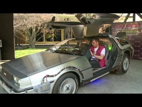 El auto de Marty McFly llega al futuro en Chile - YouTube