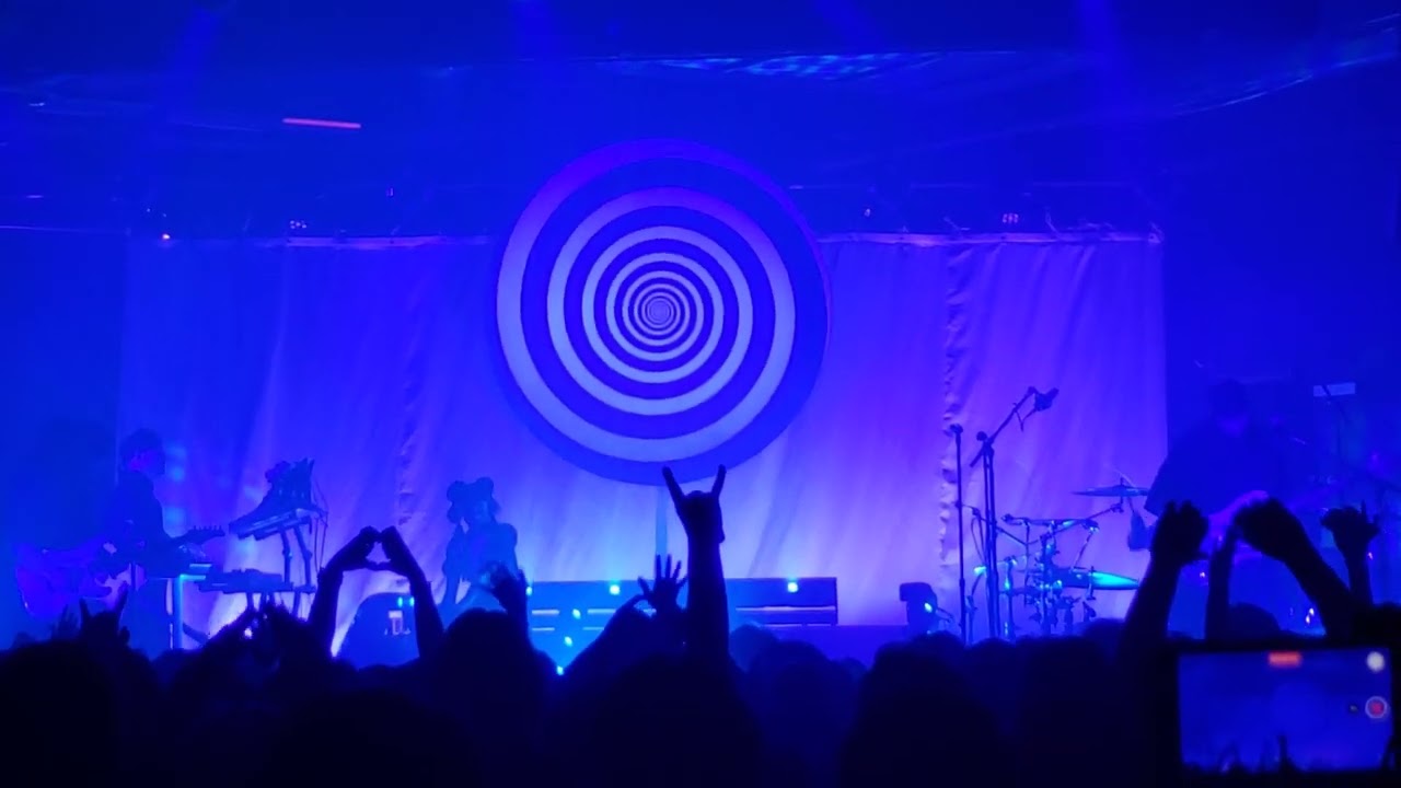 Poppy - Live - First Day of Tour 3-08-22 - YouTube