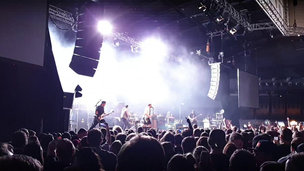 Zebrahead - Falling Apart - LIVE @ Gasometer Vienna [24-JAN-2020] - YouTube