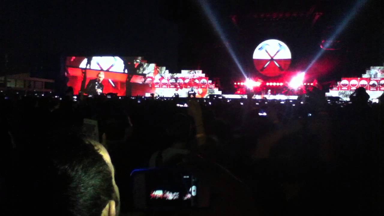 Roger Waters In the Flesh Istanbul 2013 Aug-4-2013 ITU Stadium - YouTube